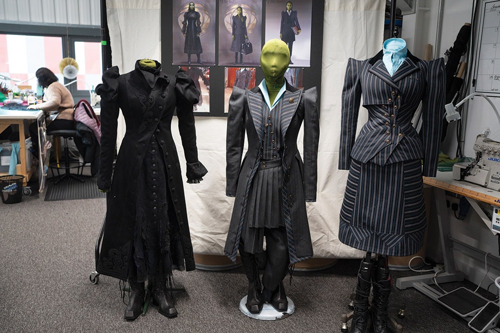 Elphaba, aka style icon | Threadloop